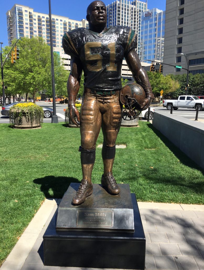 Sam Mills y el origen de Keep Pounding - Spanish Bowl